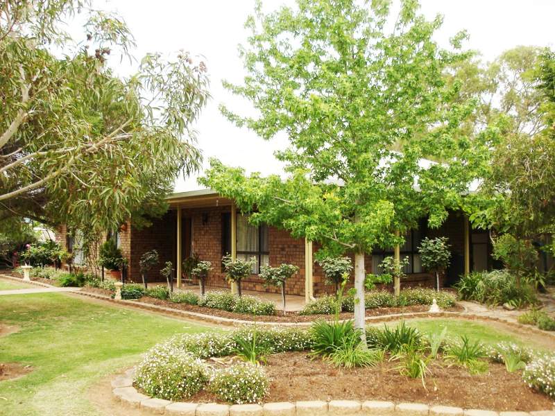 15 Murray Street, Strathalbyn, SA 5255 - Property Details