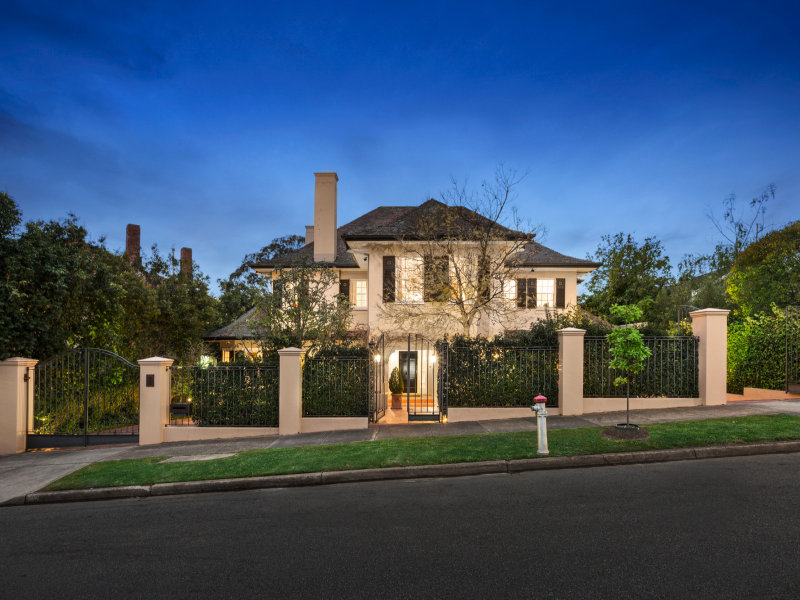 8 Macquarie Road, Toorak, Vic 3142 - Property Details