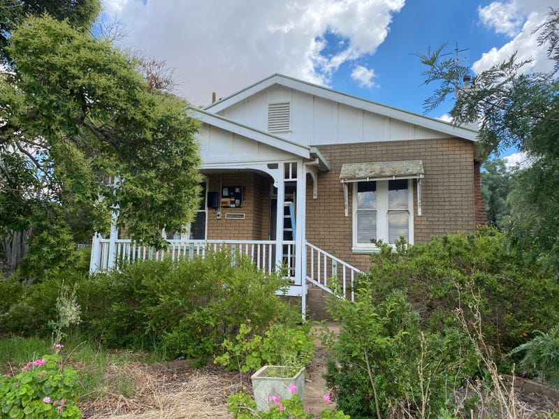 8 Ridge Street, Junee, NSW 2663 - realestate.com.au