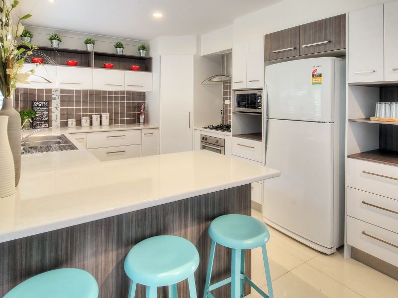 8 Rowena Court, Boronia Heights, QLD 4124 - realestate.com.au