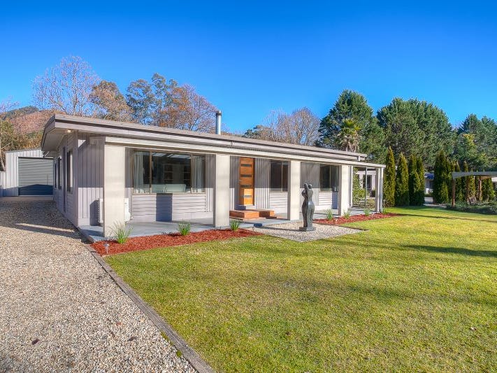 4 Gavan Street, Bright, Vic 3741 - Property Details