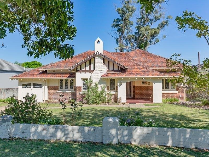 7 Wavell Road, Dalkeith, WA 6009 - Property Details