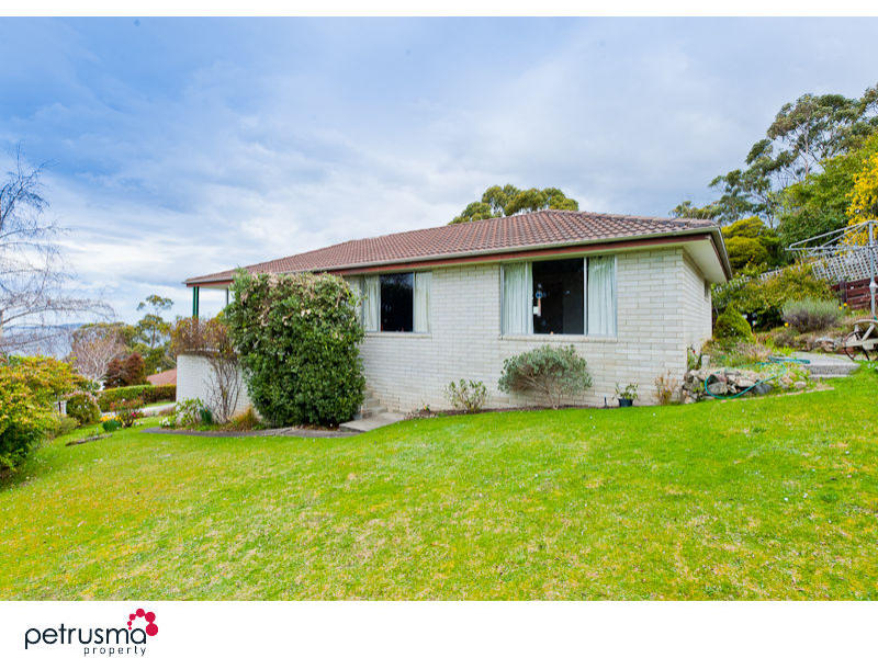 2 Wandella Avenue, Taroona, Tas 7053 - Property Details