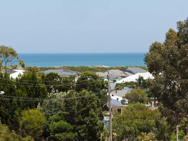 83 Crystaluna Drive, Golden Bay, WA 6174