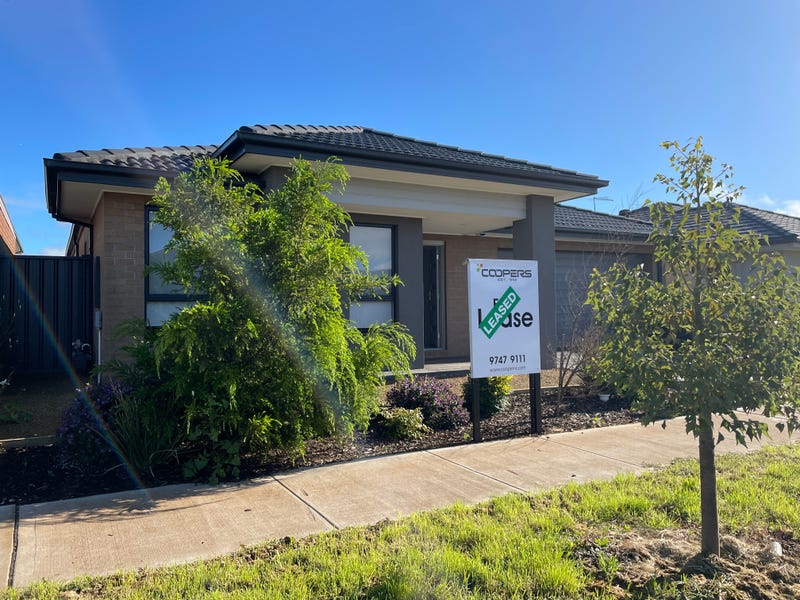 14 Bellview Drive, Rockbank, VIC 3335 - realestate.com.au