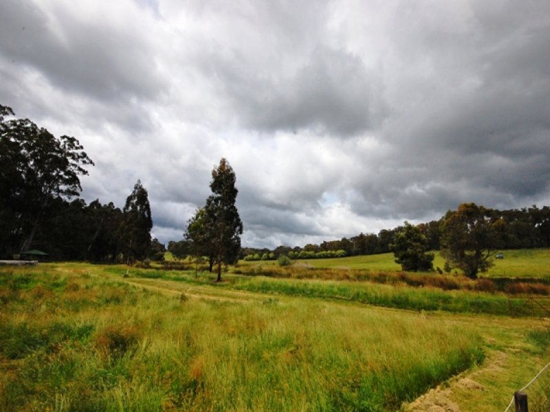 175-185 Beenak Road, Yellingbo, Vic 3139 - Property Details