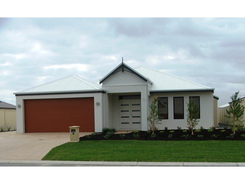 7 Sharperton Meander, Mandurah, WA 6210 - Property Details