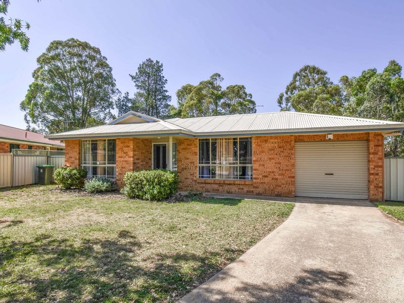 4 Rosedale Place, Orange, NSW 2800 - realestate.com.au
