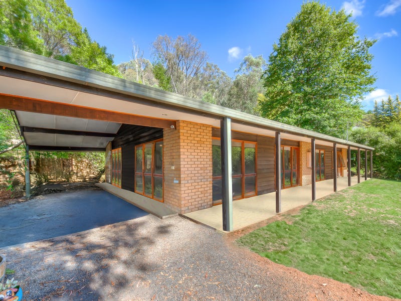 7 Barberry Court, Bright, Vic 3741 - Property Details