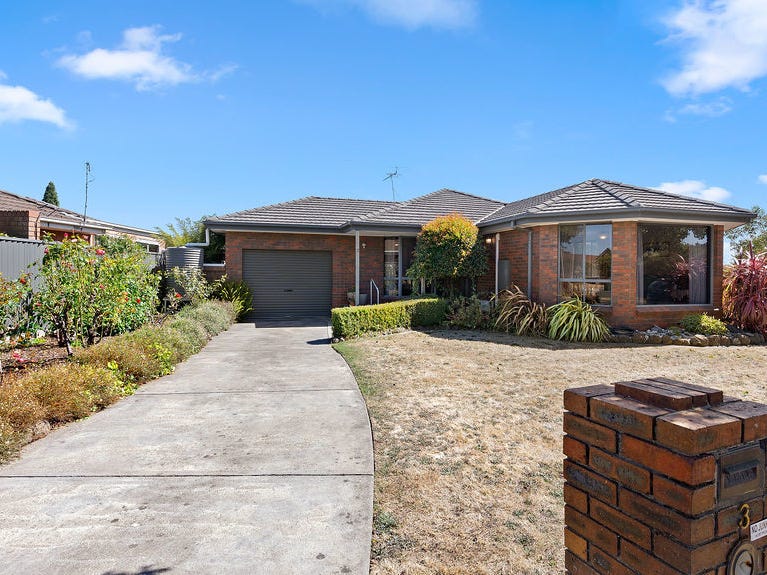 3 Redford Drive, Wendouree, Vic 3355 - Property Details