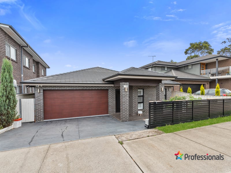 33 Elizabeth Mcrae Avenue, Minto, NSW 2566 - Property Details