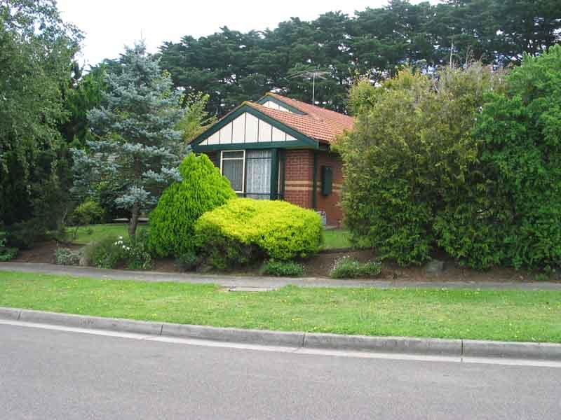 4 Millgrove Way, Berwick, Vic 3806 - Property Details