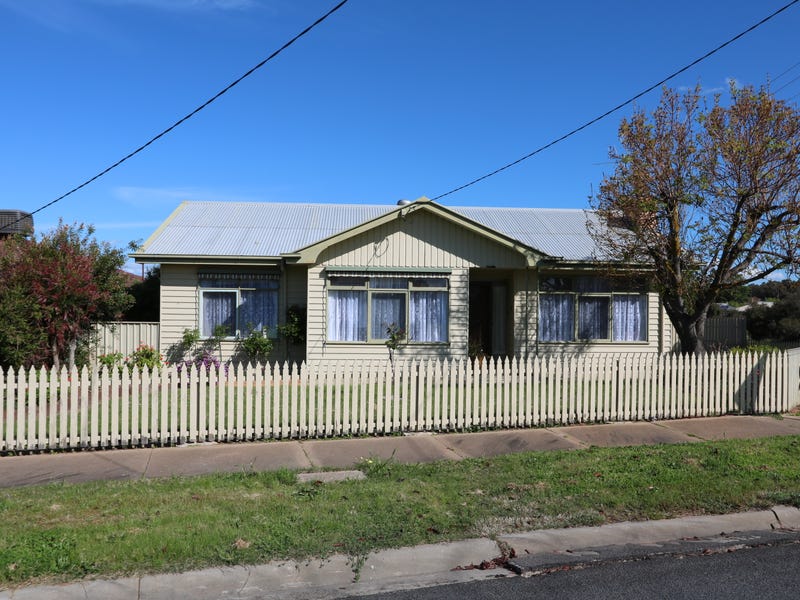 2 Arthur Avenue, Maryborough, Vic 3465 - Property Details