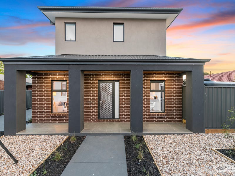 1/45 Manorvale Parade, Werribee, Vic 3030 - Property Details