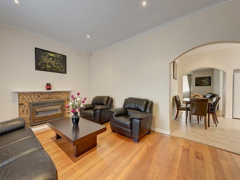 6 Sylvia Grove, Ringwood, VIC 3134 - realestate.com.au