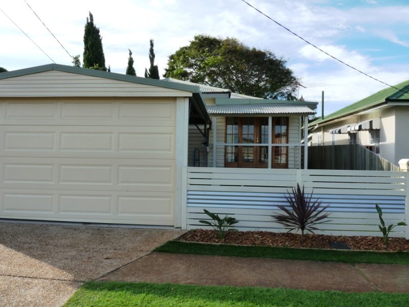 34 EVERSLEIGH RD, Scarborough, Qld 4020 - Property Details