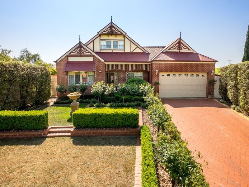 12 Anna Court, Werribee, VIC 3030 - realestate.com.au