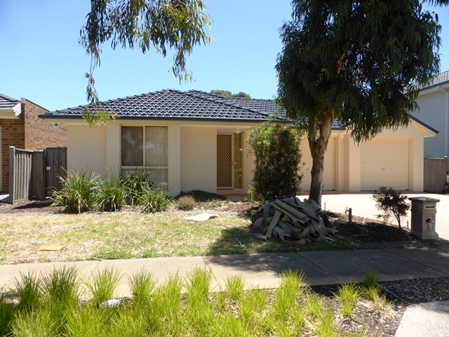 8 Rockefeller Way, Point Cook, VIC 3030 - realestate.com.au