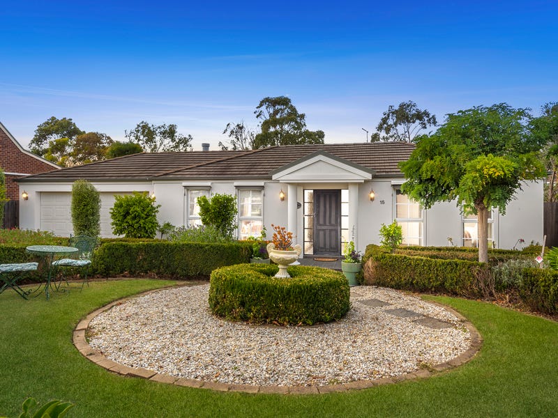 15 Finningley Court, Highton, Vic 3216 - Property Details