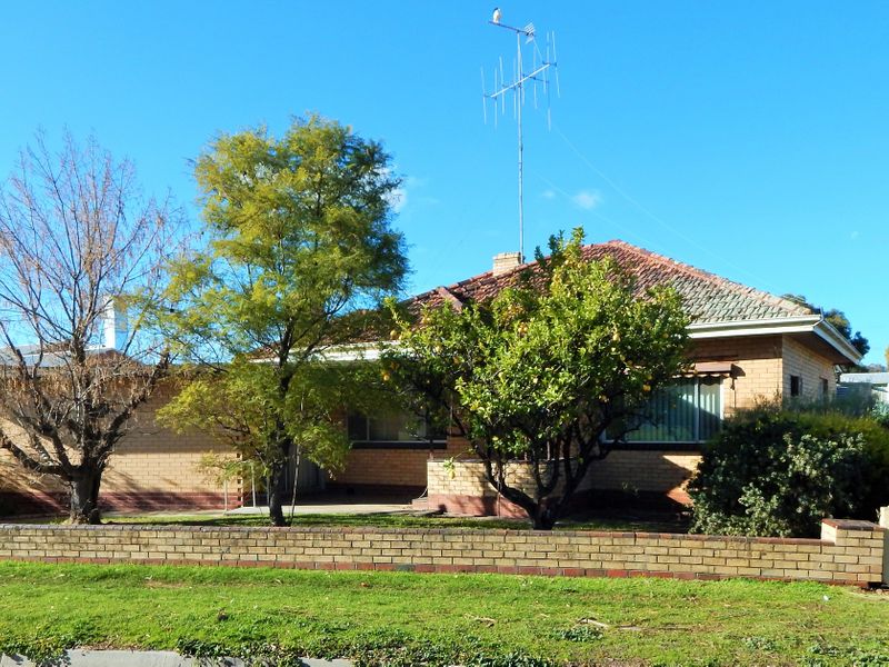 105 Bendigo Road, Kerang, Vic 3579 - Property Details