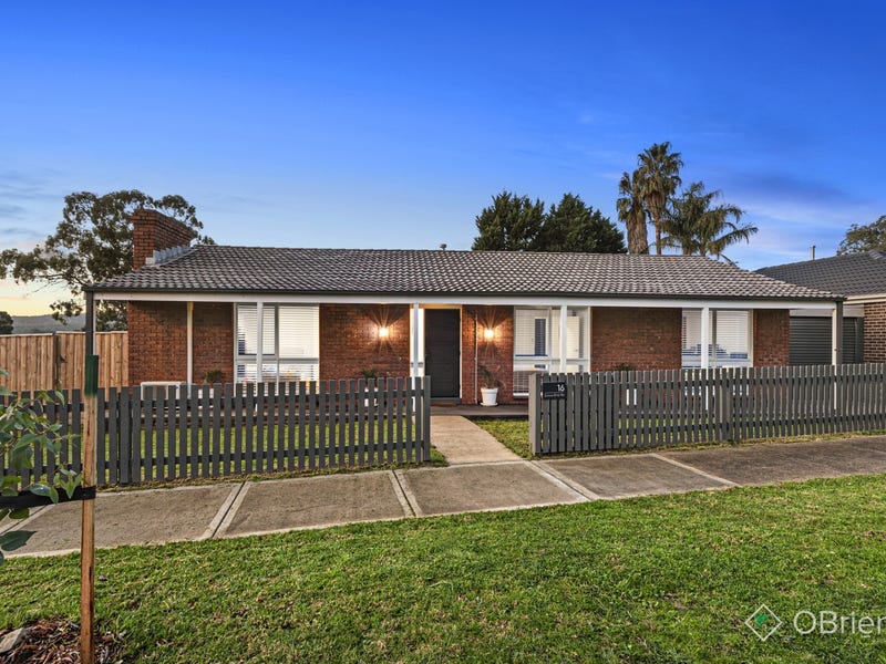 16 Grove End Road, Endeavour Hills, VIC 3802 - realestate.com.au