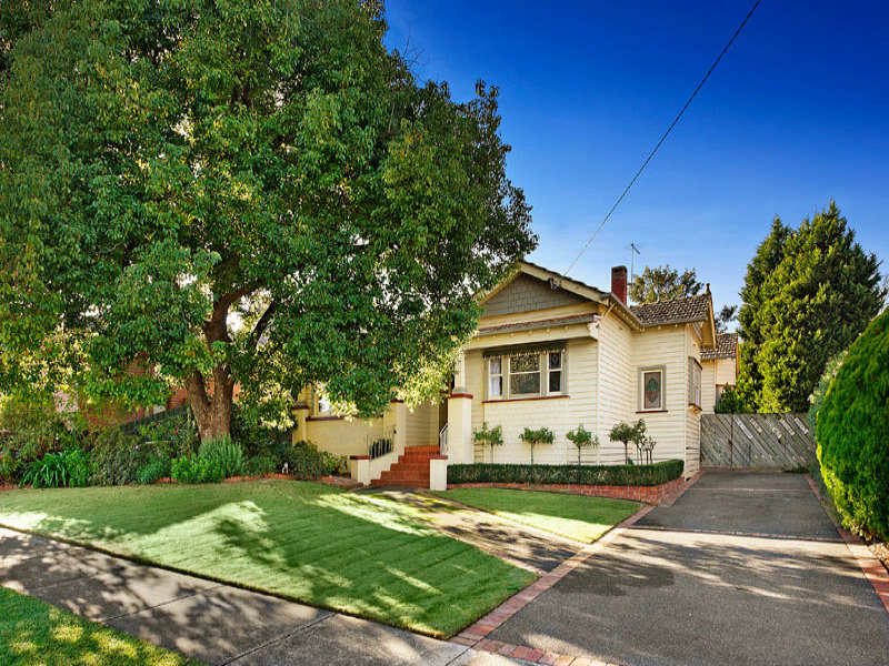 6 Woodvale Grove, Essendon, Vic 3040 - Property Details