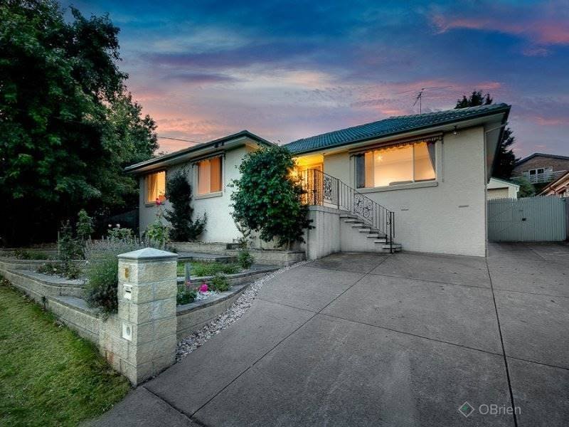 8 Ridge Road, Berwick, VIC 3806 - realestate.com.au