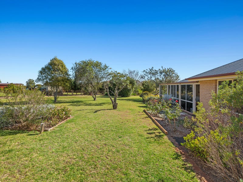 9 Lynne Court, Highfields, Qld 4352 - Property Details