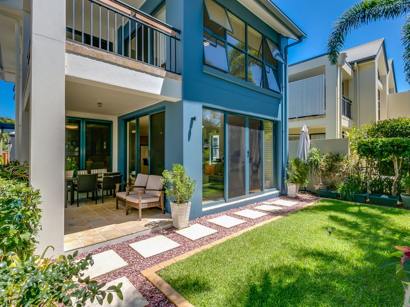 2076/1 The Vistas Dr, Carrara, Qld 4211 - Property Details