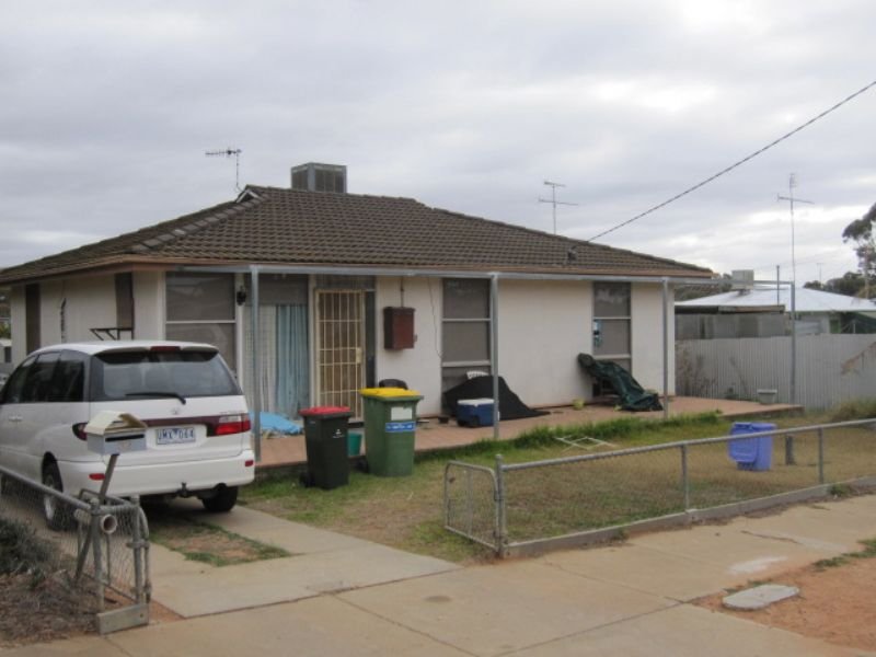 32 Ritchie Street, Ouyen, Vic 3490 - Property Details