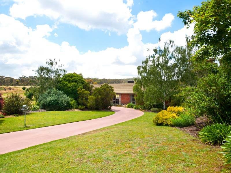 8 Sheehan Court, Castlemaine, Vic 3450 - Property Details