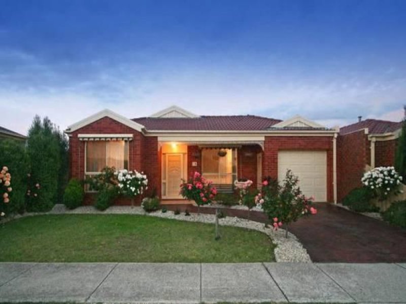 10 Shortridge Circuit, Roxburgh Park, VIC 3064 - realestate.com.au
