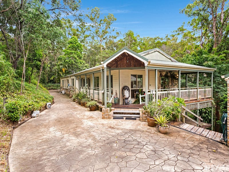 4 Arkana Street, Mudgeeraba, Qld 4213 - Property Details