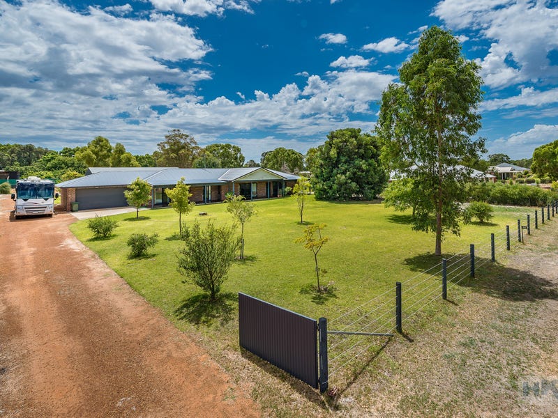 15 Bagley Street, Muchea, WA 6501 - Property Details