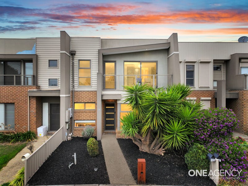 105 Featherbrook Drive, Point Cook, VIC 3030 - realestate.com.au