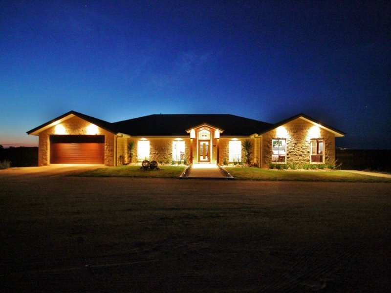 33 Old Monteagle Road, Young, NSW 2594 - Property Details