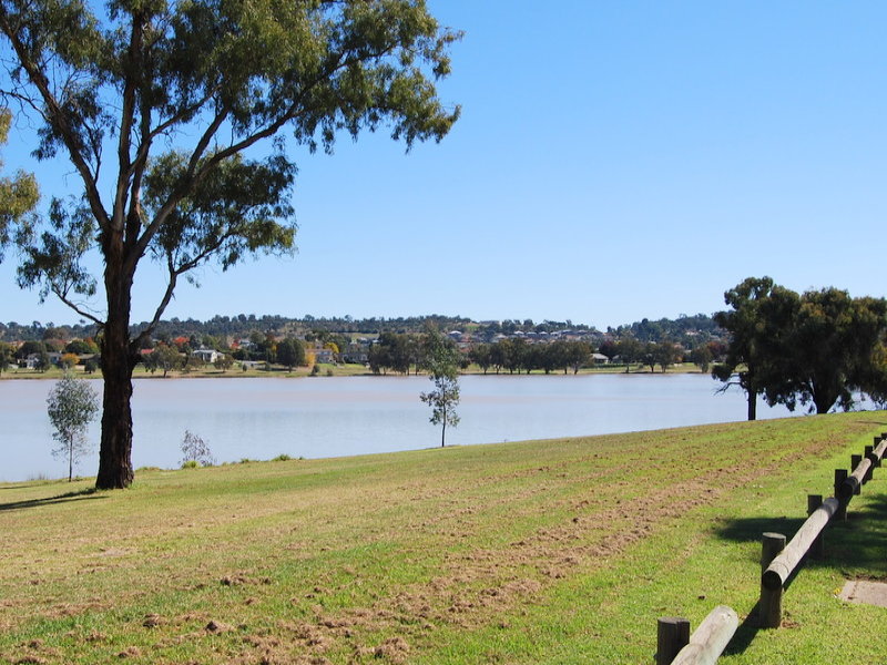 11 Talbingo Cres, Lake Albert, NSW 2650 - realestate.com.au