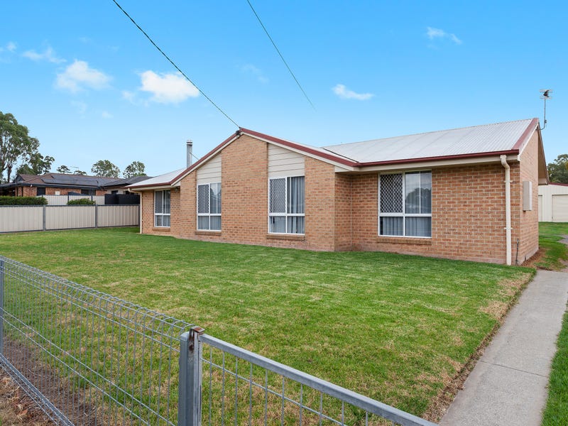 11 Batterham Street, Warwick, Qld 4370 - Property Details