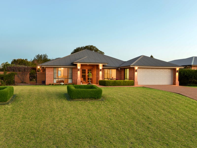 12 Cole Drive, Highfields, Qld 4352 - Property Details