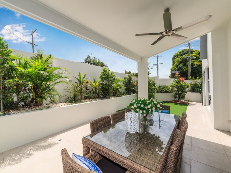 1/20 Nevenia Street, Labrador, Qld 4215