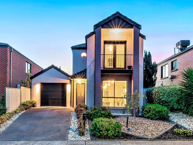 19 Prospector Drive, Cairnlea, VIC 3023 - realestate.com.au