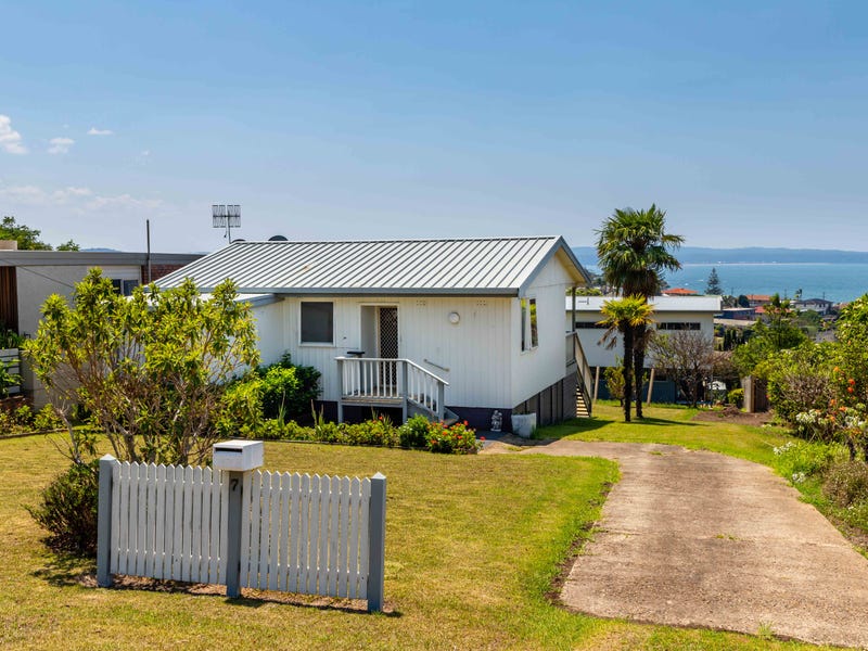 7 Ocean Road, Batehaven, NSW 2536 - Property Details