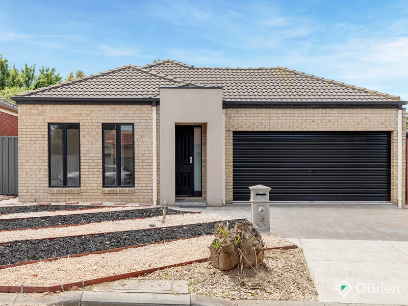 16 French Cres, Caroline Springs, VIC 3023 - realestate.com.au