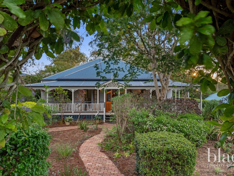 27 Hunter Circuit, Petrie, Qld 4502 - Property Details