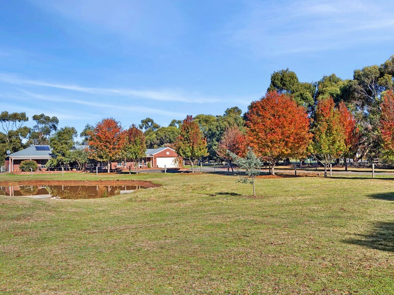 32 Billabong Drive, Monegeetta, VIC 3433 - realestate.com.au