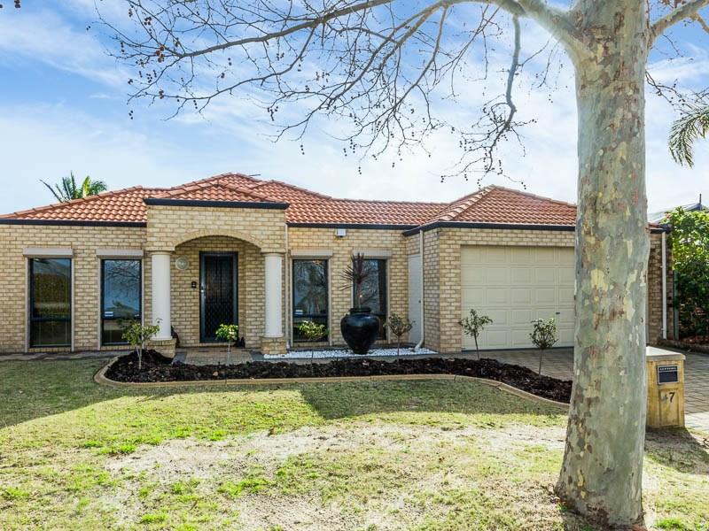 47 Kennack Vista, Atwell, WA 6164 - Property Details