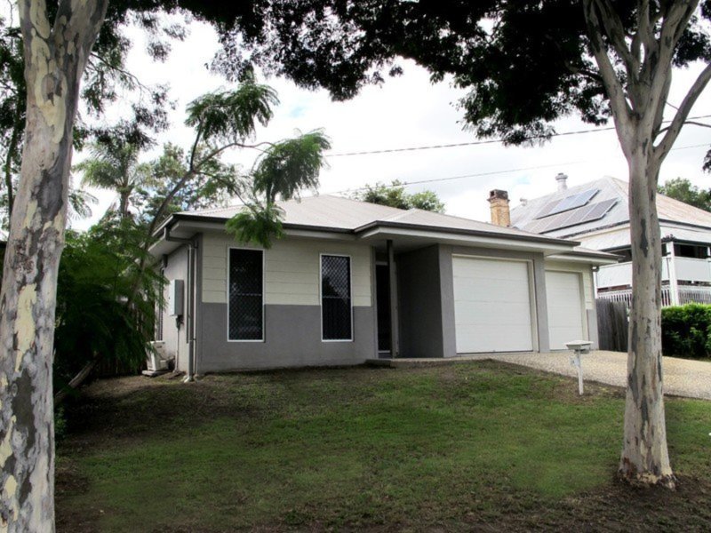 19 Barrett Street, East Ipswich, Qld 4305