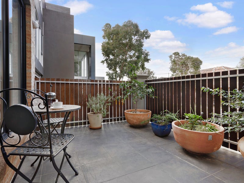 Real Estate & Property for Sale in Mordialloc, VIC 3195 (+1 location ...