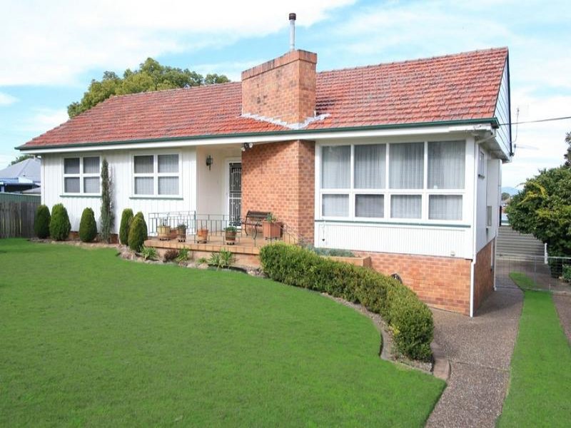 2 Dee Street, Rutherford, NSW 2320 - Property Details