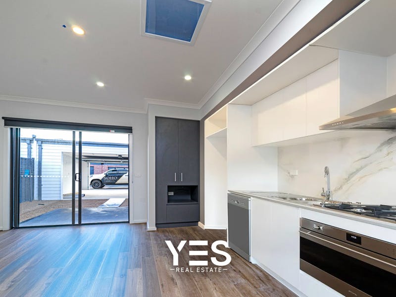 11 Sojourn Street, Clyde North, Vic 3978 - House for Rent - realestate ...
